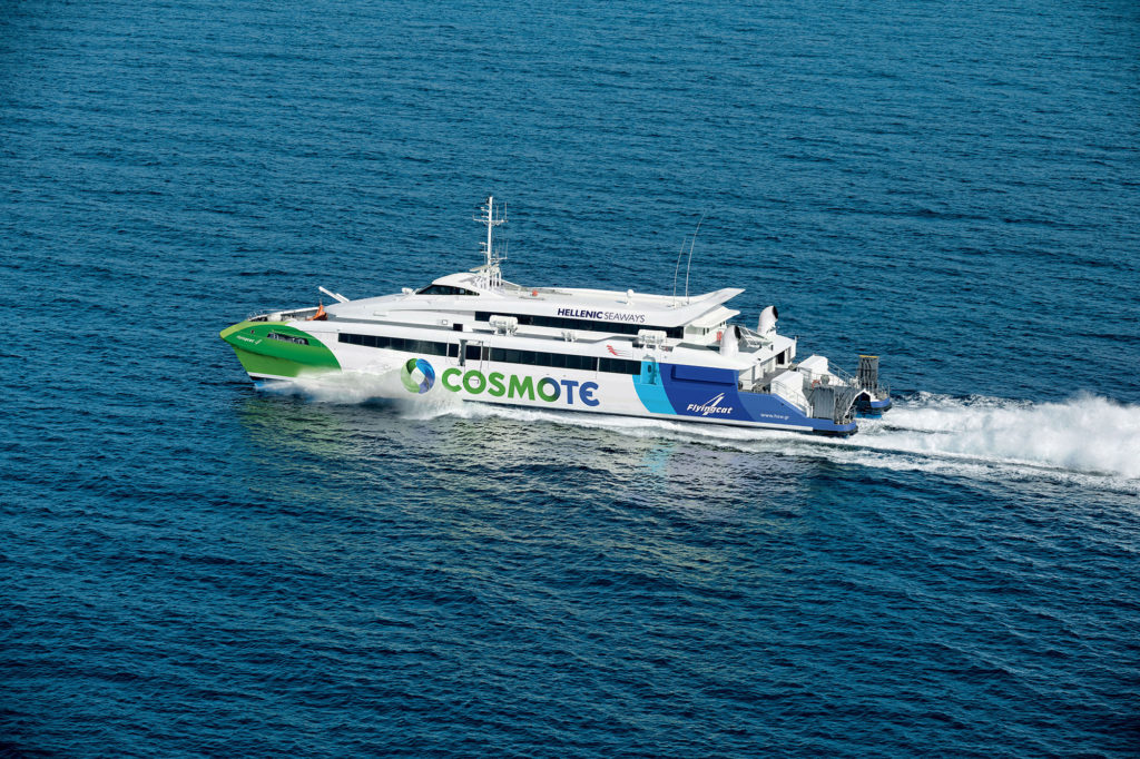 Βίντεο: Προσέκρουσε στον λιμενοβραχίονα της Ραφήνας το Flyingcat 4 | dimosio.gr