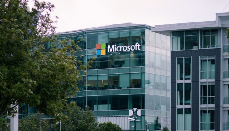 Microsoft: Το 2025 σε πλήρη λειτουργία τα τρία data centers στην Αττική | dimosio.gr