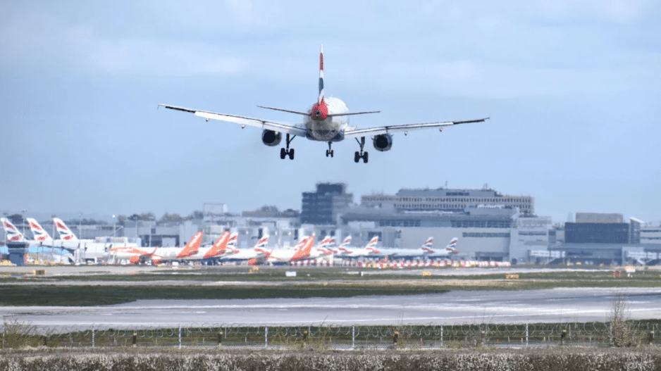 Παραλίγο αεροπορική τραγωδία με πτήση της British Airways από Αθήνα που πέρασε ξυστά από drone ...