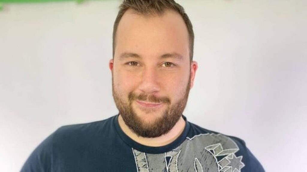 Πέθανε ο γνωστός YouTuber «Eazy Purple» σε ηλικία 35 ετών | dimosio.gr