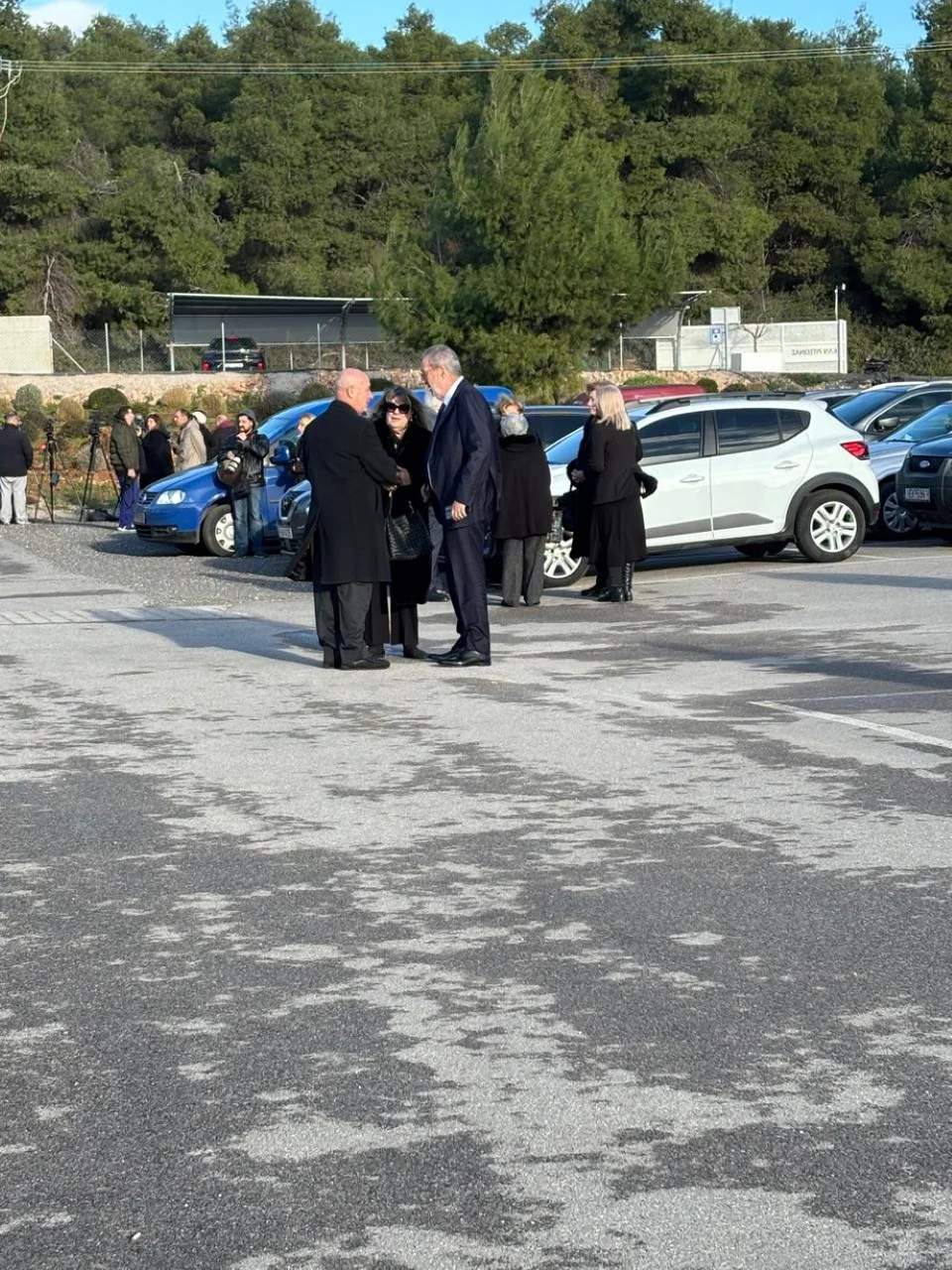 Στο Αποτεφρωτήριο Ριτσώνας το τελευταίο αντίο στον Γιώργο Παπαδάκη – Δείτε εικόνες | dimosio.gr